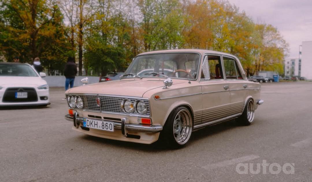 VAZ (Lada) 2103 2400cm³ Benzīns, 1974m, Sedan 4-doors | autoa.lv